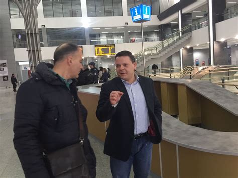 ПРОВЕРКА УСТАНОВИ Течове и лоша хигиена на Централна гара в София