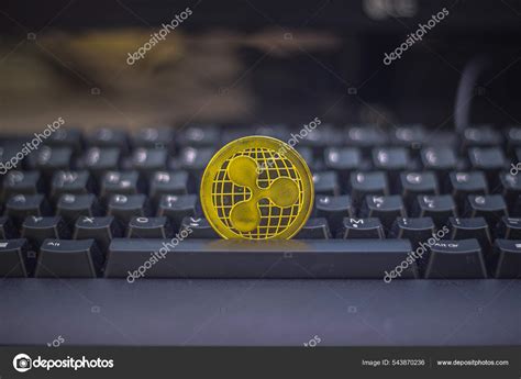 One Gold Ripple Coin Keyboard — Stock Editorial Photo © Prusaczarko
