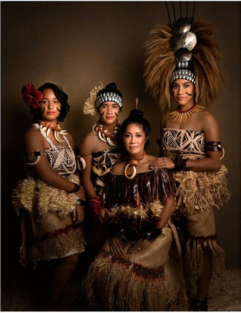 Pin By Susan Manuma On Tuiga Fau We Are Samoa Taupou Dressed Over The