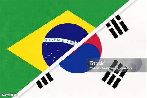 브라질과 한국 섬유의 국기의 상징 두 나라 간의 챔피언십 Championship에 대한 스톡 벡터 아트 및 기타 이미지