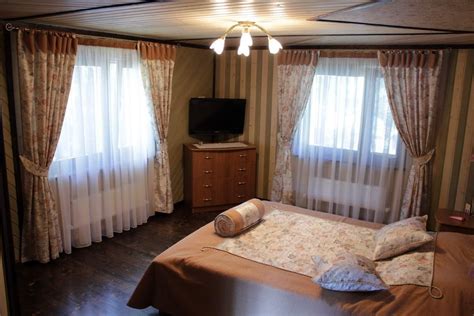Планировка спальни с двумя окнами на разных стенах 53 фото красивые