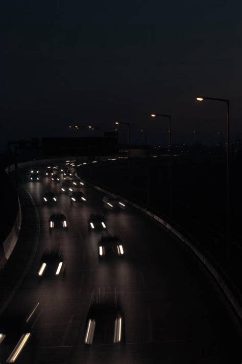 无人 竖图 室外 白天 运动模糊 街道 路灯 汽车 照明 德国 首都 柏林 灯 天空 灯具 运输 摄影 照亮 照明设备 前照灯 前大灯 车前灯 彩图