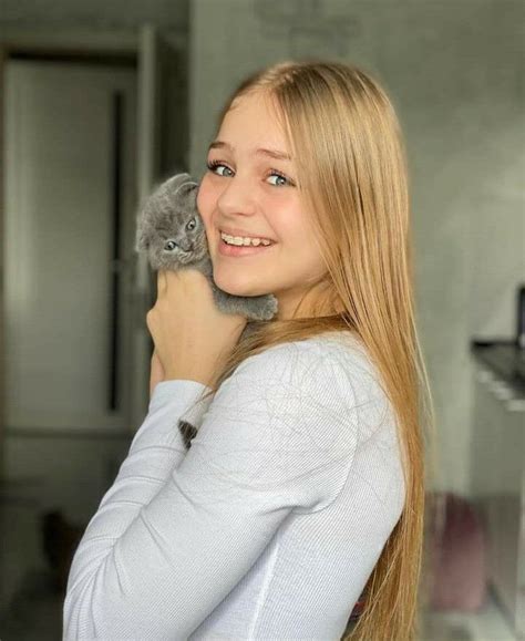 Pin By Timbus Dana On Creative Long Hair Styles Hair Styles Hair