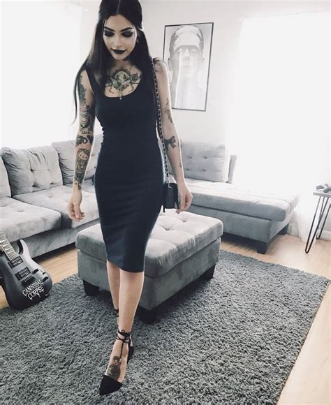 Pin By Hannah Kane On Hot Goth Mom Vibe Elegant Goth Dark Beauty