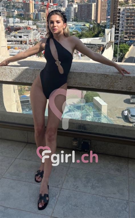 Estelle Escort européenne à Genève adore le sexe