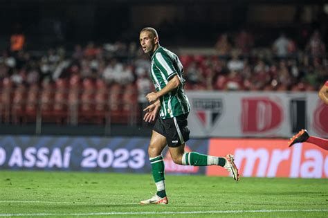 Islam Slimani scores twice to lead Coritiba to victory against Atlético Paranaense Archysport