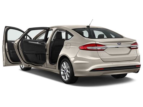 New Ford Fusion T Trend Photos Prices And Specs In Egypt