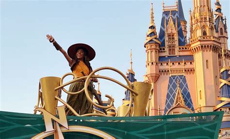 PHOTOS VIDEO Raya From Raya And The Last Dragon Makes Walt Disney