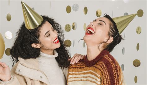 20 лучших игр на Новый год 2026 смешные и веселые новогодние игры для компании семьи детей и