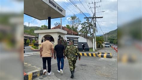 [video] Guerrillero Del Eln Se Entregó A Los Soldados En El Valle Del Cauca Minuto30