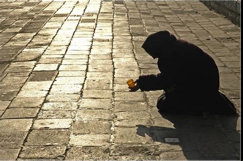 МУ ДАДОВ НА ПИТАЧОТ 60 ДЕНАРИ А ПОТОА МИ СЕ СЛУЧИ ХОРОР „Едвај извадив жива за малку ќе умрев “