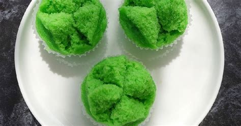 Resep Bolu Kukus Pandan Oleh ℝ𝕪𝕒𝕟𝕥𝕪𝕪 Cookpad