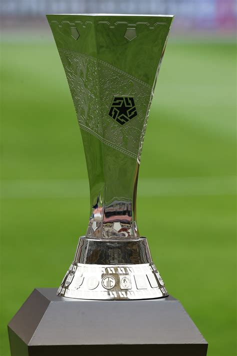 Alianza Lima vs Sporting Cristal Liga 1 presentó el trofeo 2021 que
