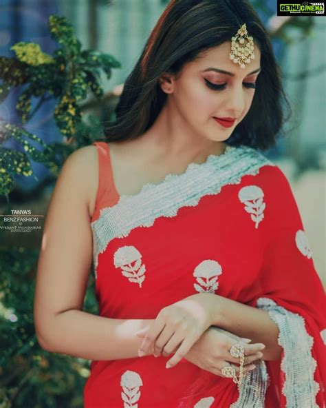 Actress Tejashree Pradhan HD Instagram Photos And Wallpapers August Gethu Cinema