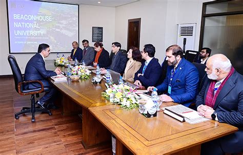 Caretaker Prime Minister Anwaar Ul Haq Kakar Being Briefed By The Vice