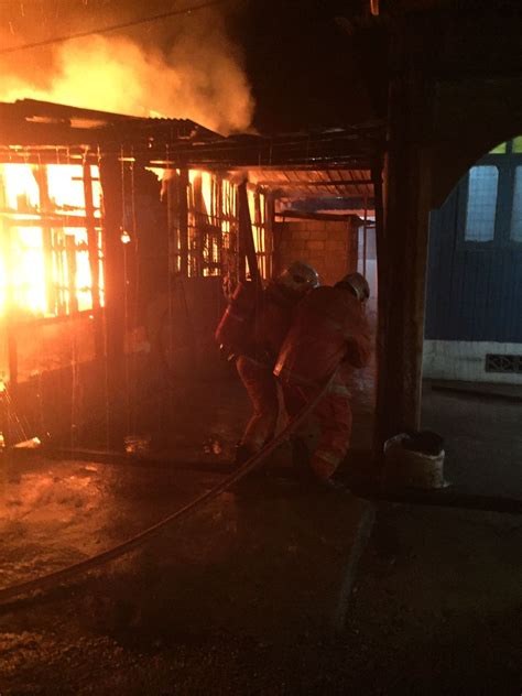 Mercun Punca Kereta Terbakar Rumah Hangus