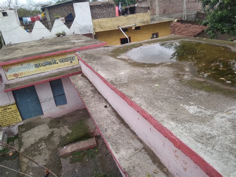 Khatron Ki School Plaster Of The Ceiling Falling In The Rain Students