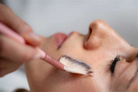 Peeling Químico Renovação Da Pele Na Clínica Consulta
