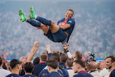 PSG Kalahkan Lyon 2 1 Di Final Piala Prancis Persembahan Terakhir