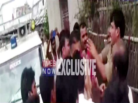 On Cam Up Cops Assaulted Held Hostage By Mob In Bihars Gopalganj
