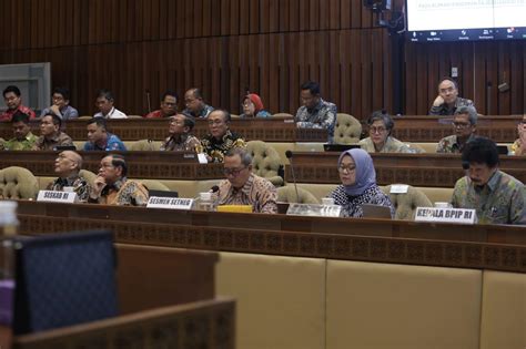 Sampaikan Bahasan RAPBN Dan RKP TA 2024 Kemensetneg Hadiri Raker