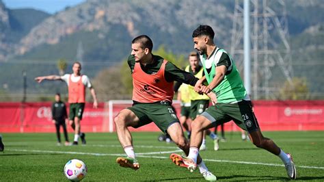 Fc St Pauli Gute Stimmung Im Trainingslager Auf Mallorca Ndrde