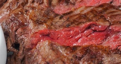 Can Labrador Dogs Eat Raw Pork Updated March 2023