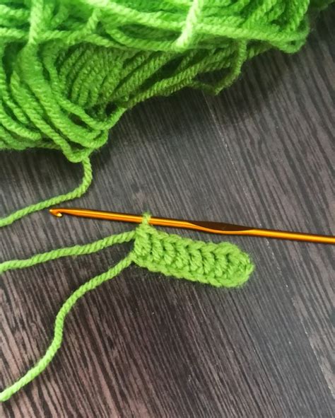 Учимся вязать крючком Вяжем столбик с накидом