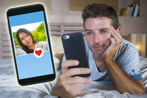 6 Ways Online Dating Compares Vs Meeting Women In Real Life Girls Chase