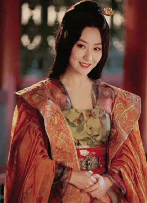 她是歷史上最美的皇后，因長得漂亮，48歲還在被人搶奪 每日頭條