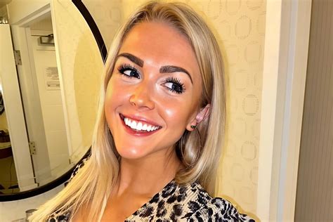 Black 𝗦𝗔𝗬 𝗬𝗘𝗦 𝗜𝗙 𝗬𝗢𝗨 𝗟𝗢𝗩𝗘 Karoline Leavit 🎸 ️ Facebook