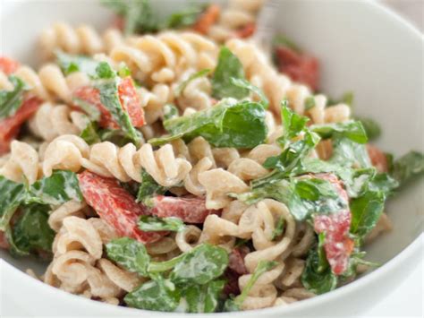 8 Healthy Pasta Salad Recipes Were Absolutely Loving