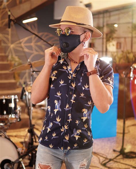 Omar Quezada Página Oficial