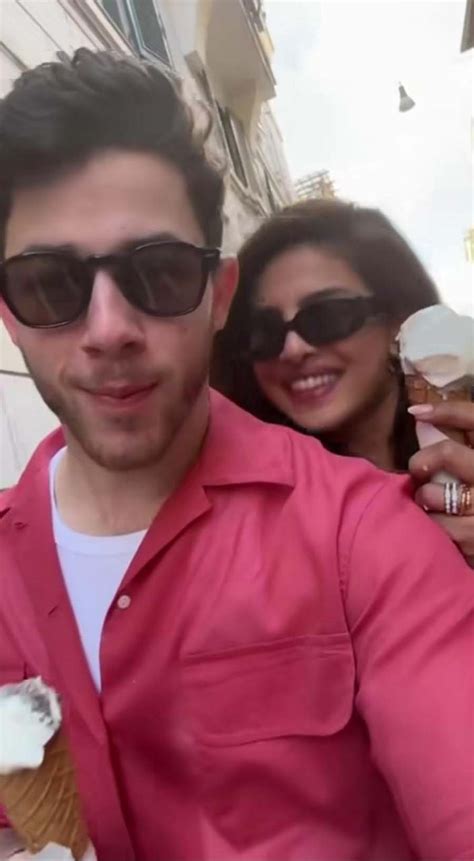 Priyanka Chopra Priyanka Chopra And Nick Jonas Share Romantic Photos