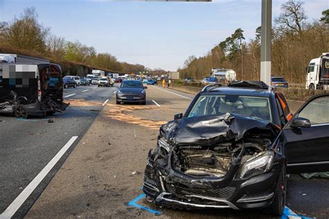 Unfall Auf Der A3 Zwischen Offenbach Und Frankfurt Die Fotos
