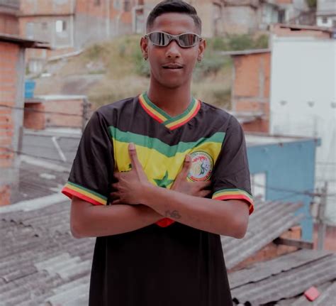 Mc Menor Jp Menina De Vermelho Lyrics