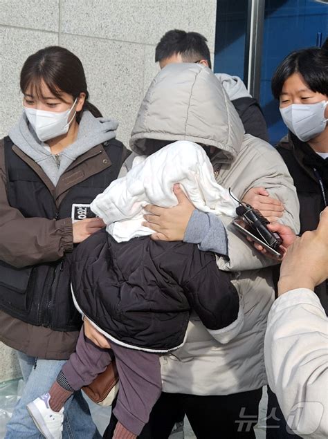 장애 신생아 살해 부부 송치범행 공모 혐의 의사는 송치 예정