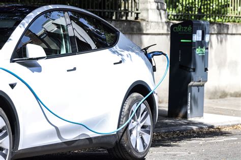 ÉDITO Voitures électriques C est l hécatombe chez les fabricants