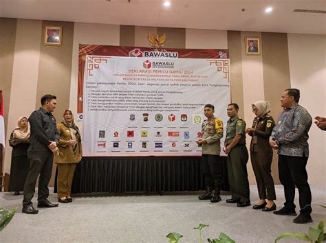 Pj Wali Kota Pangkalpinang Teken Bersama Deklarasi Pemilu Damai 2024