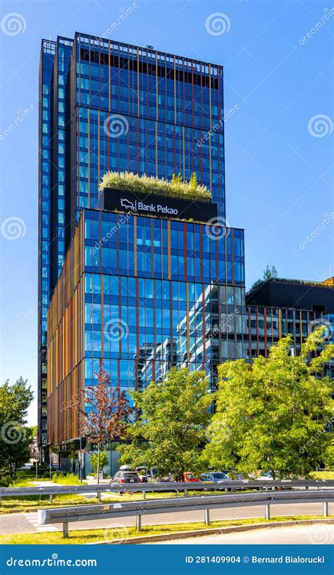 Forest Office And Retail Complex At Burakowska Street And Rondo