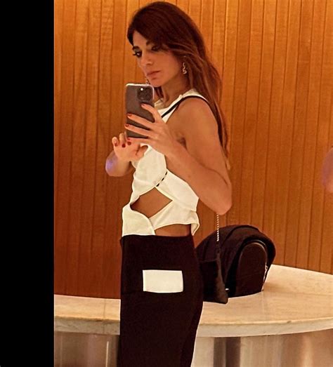 Andreia Sadi Mostra Look Inspirado E Comemora Vale Night De Adulto