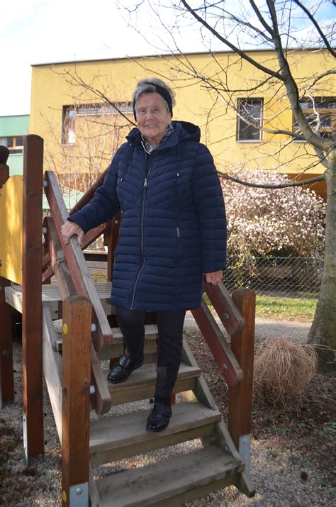 Seniorenfitness Therapietreppe Im Garten Des Senecura Sozialzentrums