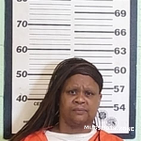 Lakeisha Lashun Robinson 04 25 2025 Tunica County Mugshots Zone