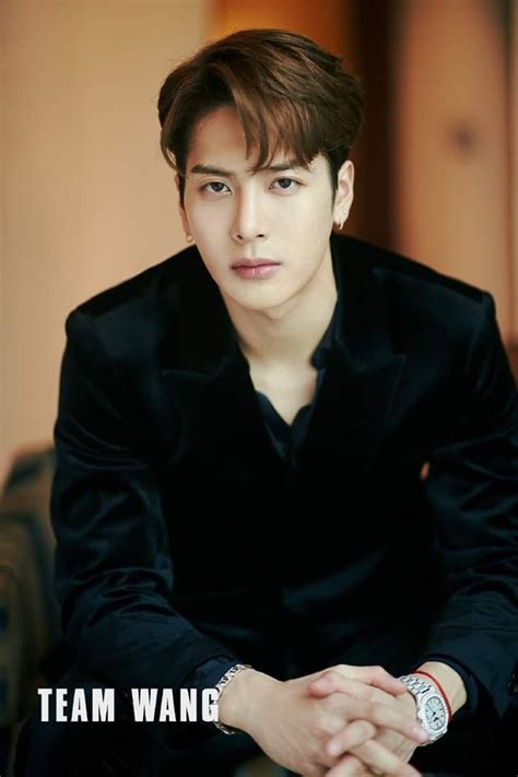 เปิดประวัติ แจ็คสัน หวัง นักร้องหนุ่มชาวฮ่องกงแห่งวงบอยแบนด์เกาหลี