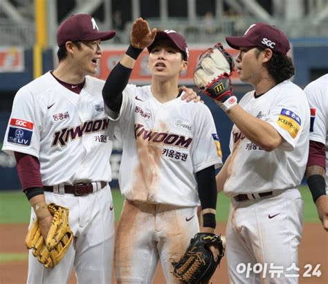 키움 김혜성·안우진 Sgc이테크건설 The Liv 4월 Mvp 선정