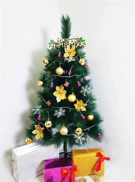 X Mas ต้นคริสต์มาสสีเขียวฐานเหล็กขนาด1 5เมตร 5ฟุต พร้อมของตกแต่งธีมลูก