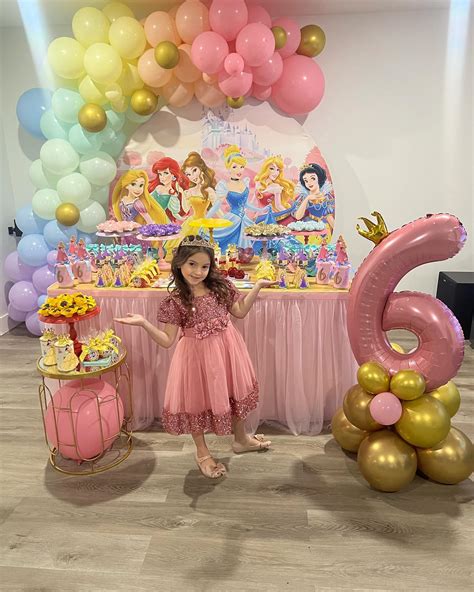 Julie Webber Juliewebberoficial • Instagram Photos And Videos