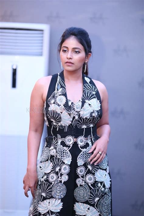 Actress Anjali At Geethanjali Malli Vachindhi Trailer Launch Photos 07