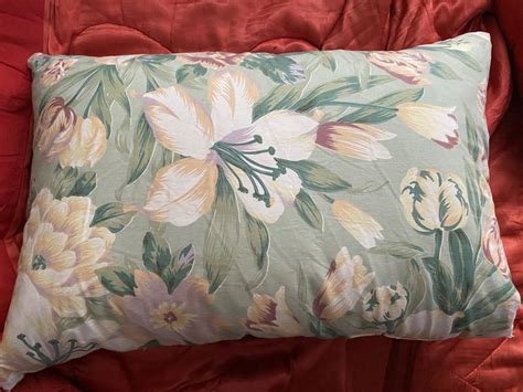 Подушка пухова — ціна 700 грн у каталозі Подушки Купити товари для дому та побуту за доступною