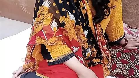 Desi Sexy Bhabhi Na Husband Sa Bat Karty Huay Sex Kiya Hindi Audio